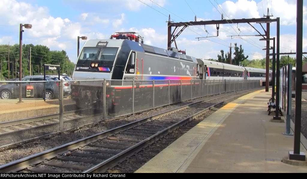 Train 6650 Passing Powder Mill Road